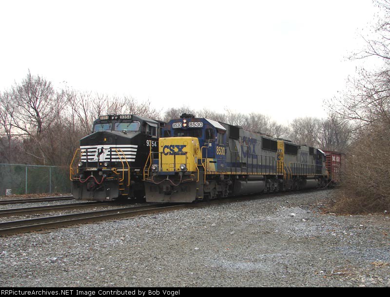 NS 9354 and CSX 8530